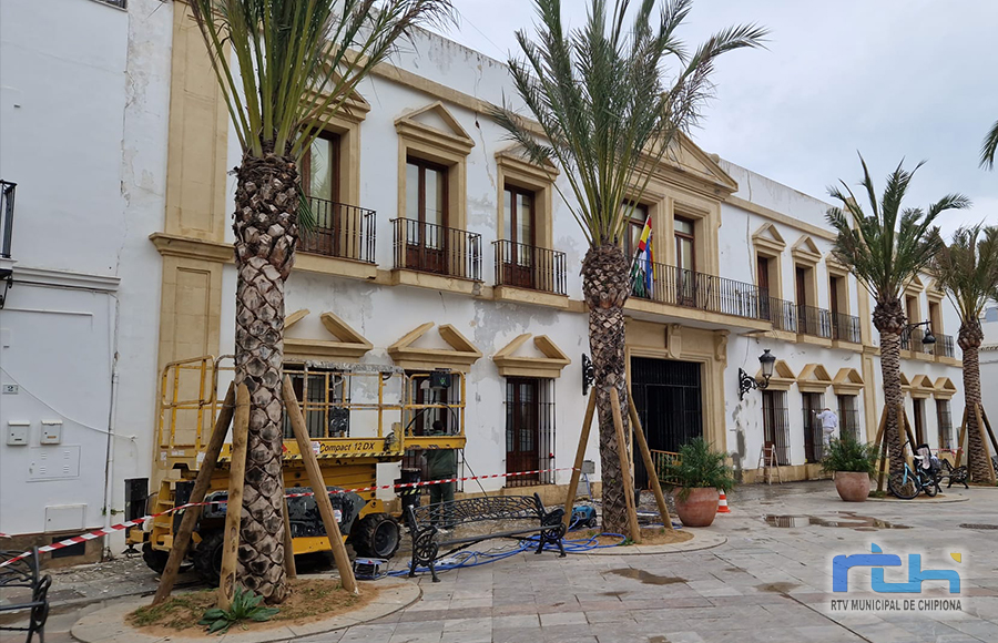 El Alcalde informa del inicio de los trabajos de mejora y adecentamiento de la fachada y ...